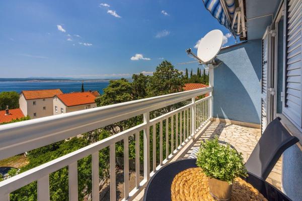 Lauschiges Apartment Nur 300 Meter Zum Strand Mit Meerblick, Parkplatz, Grillplatz - Crikvenica