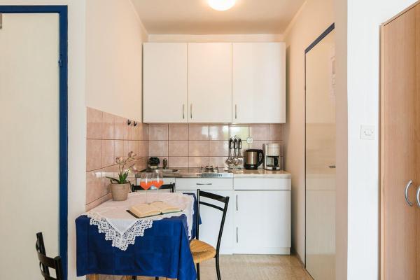 Hundefreundliches Studio-apartment Nur 580 Meter Zum Strand Mit Parkplatz - Selce