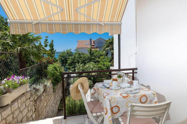 Malerisches Apartment Nur 150 Meter Zum Strand Mit Privatparkplatz, Grill, Klima - Crikvenica
