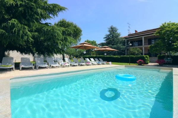 Cozy Apartment Mit Pool, Bbq-bereich, Kinderspielplatz, Babybett, Parkplatz, Klima - Poreč