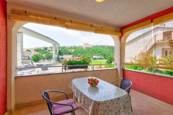 Liebevolles Apartment Nur 500 Meter Zum Strand Mit Privatparkplatz, Wifi, Klima - Crikvenica