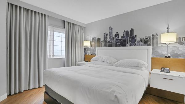 World Of Blue 725 I Beautiful King Hotel Room - Hoboken, NJ