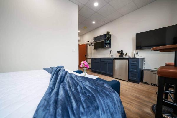 Blue Room @ The Millrows Suites - Nova Scotia