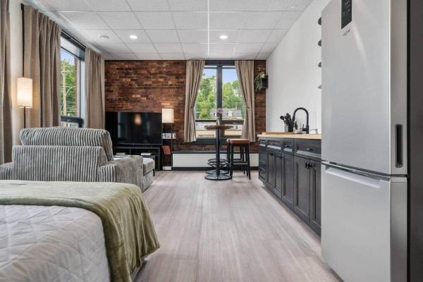 The Library @Themillrowssuites - New Glasgow