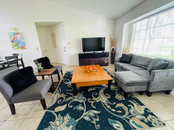 Cozy 3 Bedrooms Town Home In Chandler With Community Pool - Mesa, AZ