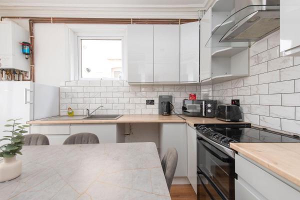 5 Bedroom Luxury Home - Kent