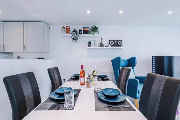 Luxury Central Manchester Home - Free Private Parking, Fast Wifi & Ps5 - Salford