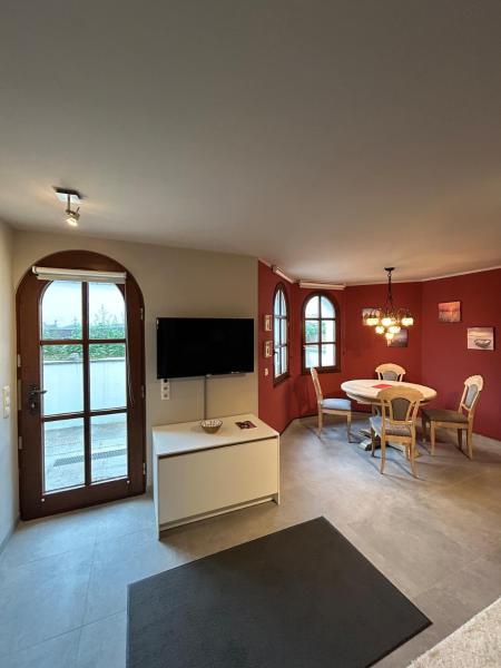 Helle Souterrain-wohnung Mit Eigenem Eingang - Erftstadt