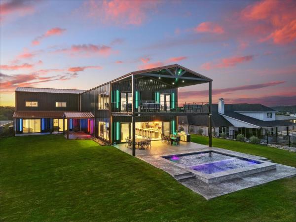 Luxe Lakefront With Boat Dock, Kayaks, Pool & Spa! - United States