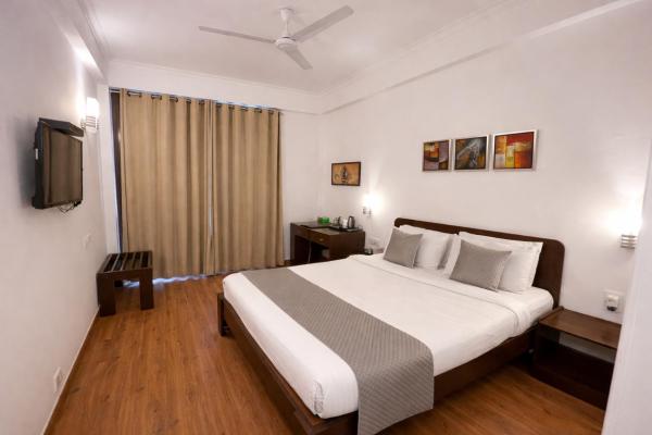 Emblem - Arjun Marg, Golf Course Road Gurgaon - Gurugram