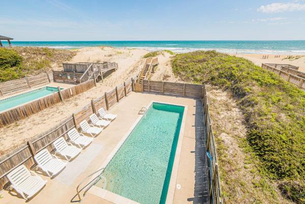 K1035 Tranquility. Oceanfront, Views Galore, Pool, Hot Tub! - Nags Head, NC