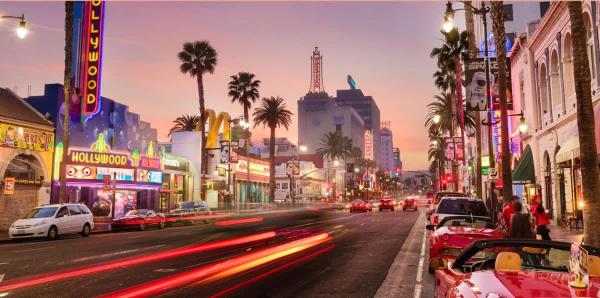 Polished 1br Hollywood Apt W Rooftop Pool & Views - Los Angeles, CA