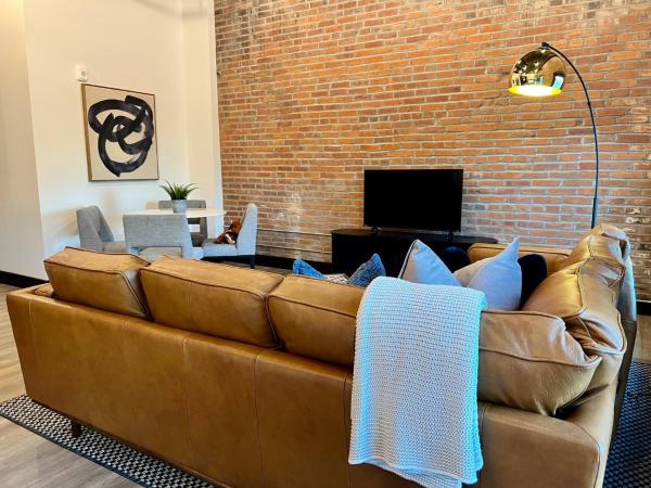 Brick & Bed Riverfront Lofts, T 302 - Berkeley, MO
