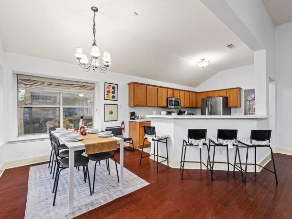 The Blue Door Oasis 4br 2 Bath With 6 Beds Frisco With Arcade, Games, Office - Plano, TX