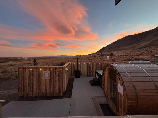 3 Bedroom Cottage - Oregon Outback - Sauna - Pacific Flyway For Great Bird Watching! - Summer Lake, OR