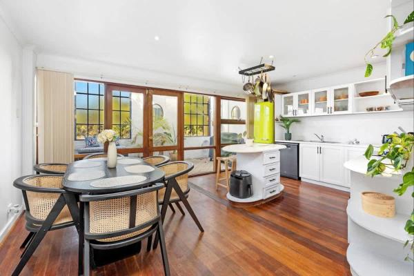 5 North Freo 2br Supercool Pad & Parking - Cottesloe