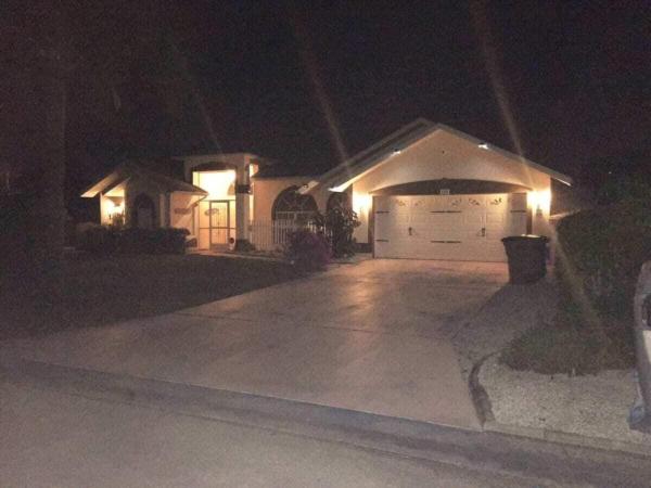 Holiday Home With 1 Bedroom - Lehigh Acres