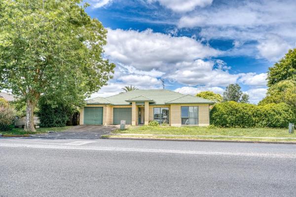 Relaxing 3br Home By Wattle Downs Reserve - Auckland