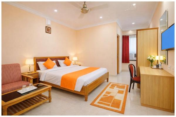 Hotel !Kashi Heaven Bhu! Best Location Near Shree Kashi Vishwanath Temple - Providing Fully Air Conditioned Rooms - Varanasi