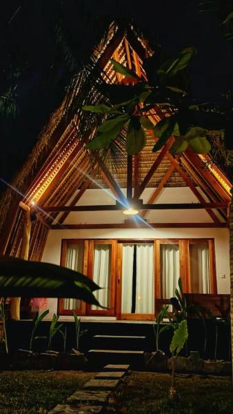 Ngalung Inn Bungalow - Kecamatan Pujut