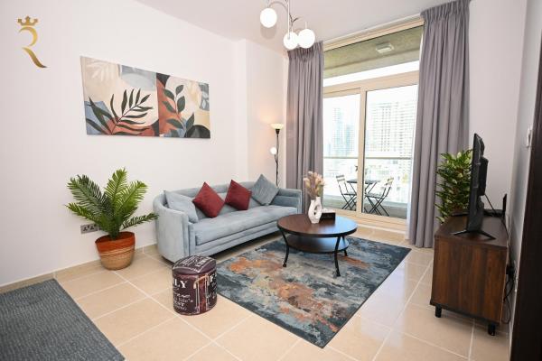 Luminous 1br Modern Pool Access With Comfy Vibes - Abu Dhabi