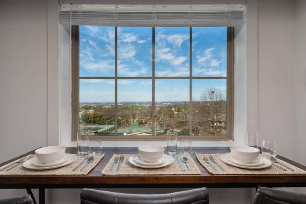 Modern Apt W Skyline Views And Parking - Birmingham, AL