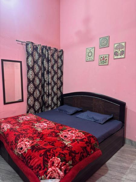 Gopi Homestay With Kitchen - Vrindavan