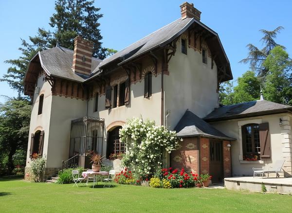 Le Manoir Sur La Roche, 74, Impasse Du Manoir, 71520 Navour Sur Grosne D121 - Cluny