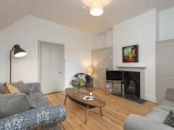 Stable Yard Cottage - Alton, UK