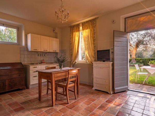 Apartment Studio-apartment Mit Sommerpool- Garten Und Aussicht By Interhome - Pesaro