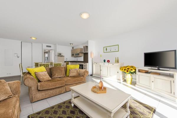 Splendide Appartement En Centre-ville Avec Parking Et Climatisation - Menton