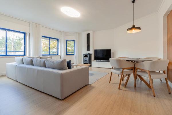 Marisol, Spacious T2 With Ac Near Golf, Aroeira, Caparica - Almada