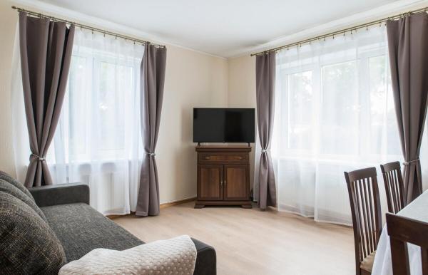 Private 120m2 House With 1000m2 Garden For 8 Guests - Riga