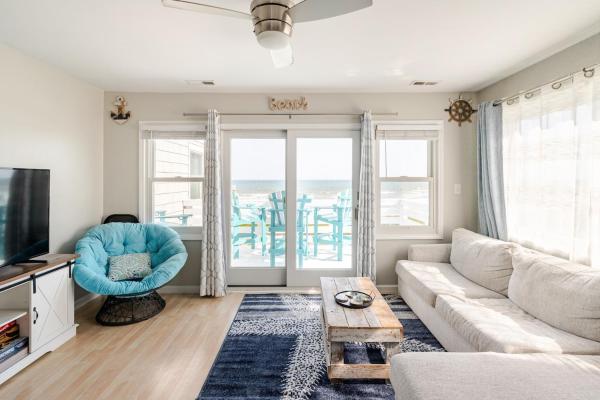 Whitecaps Surf City Beachfront Townhome - Surf City, NC