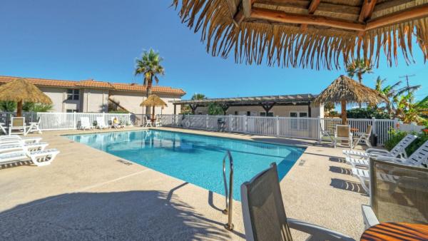 Sleeps 20 3 Condos W Beach Access Pool Tennis Courts Sea Sands Complex - Corpus Christi, TX
