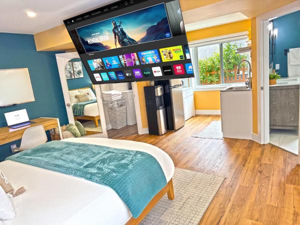 Private Studio - 1 Min To Hospital - Self Check-in - 75 Inch Tv - Williams Lake
