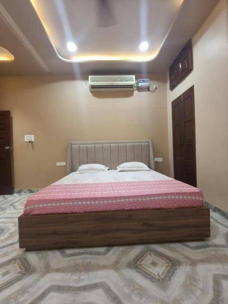 Manu Home Stay - 브린다반