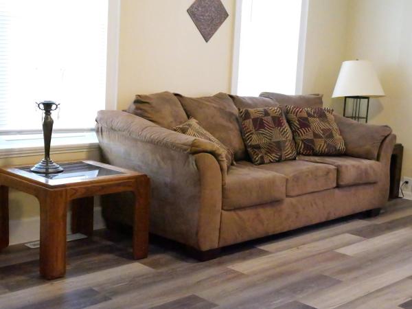 Cozy 4 Bedroom House Near The Lake - Kenosha, WI