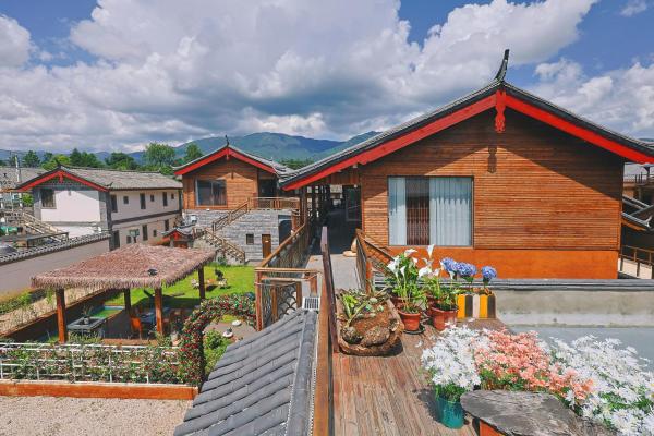 Dawnscape Snowmountain Viewing Courtyard - Baisha Old Town - Lijiang