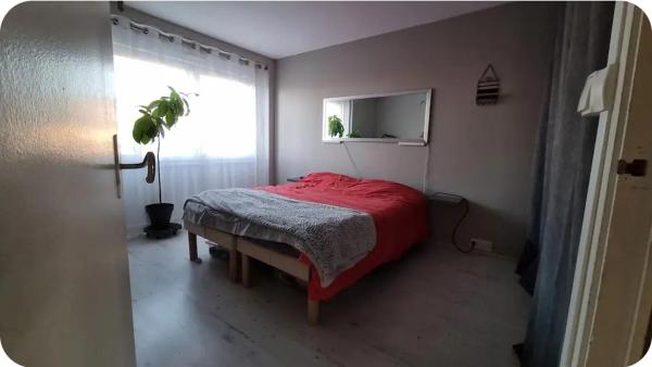 Grande Chambre De 16m2 - Lyon