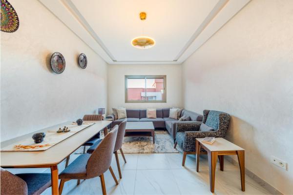 Sunny Luxe 2br Heaven Apt Wi-fi, Balcony & Pool - 마라케시