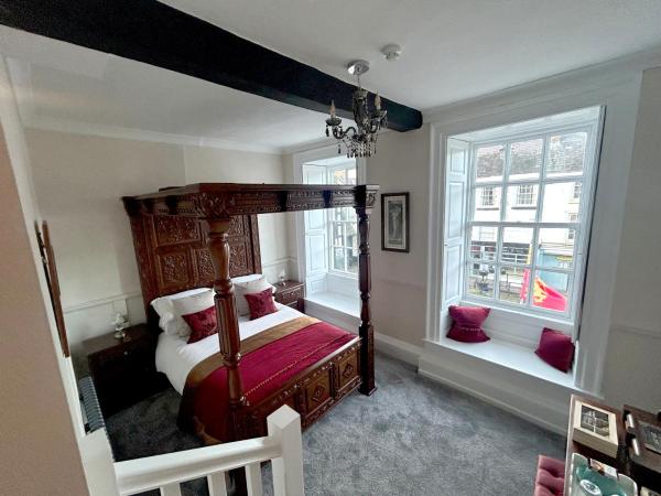 Community Owned Gwesty Owain Glyndwr Hotel - Wales