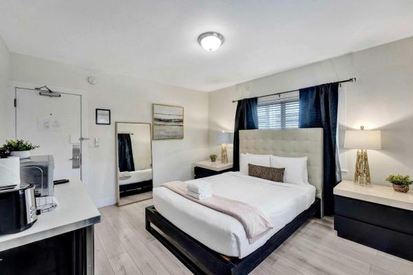 Eden Escape Walk To Flt Beach 1202 - Wilton Manors, FL