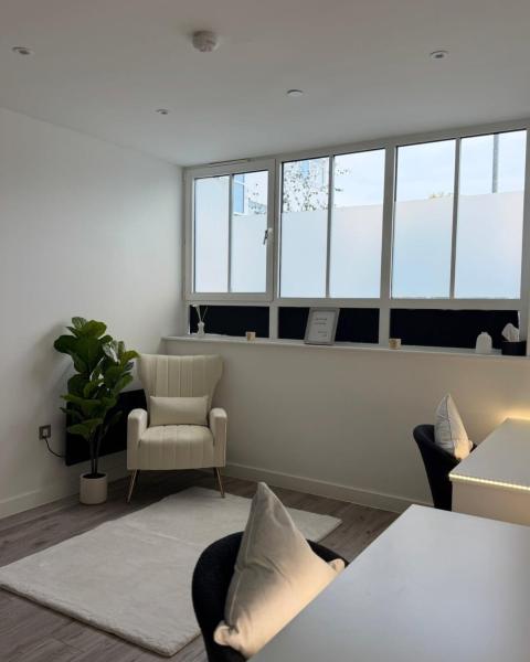 Cosy Flat That Feels Just Like Home - Watford