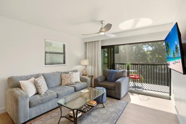 Park Shore Resort 2nd Floor Bldg J 254 - Naples, FL