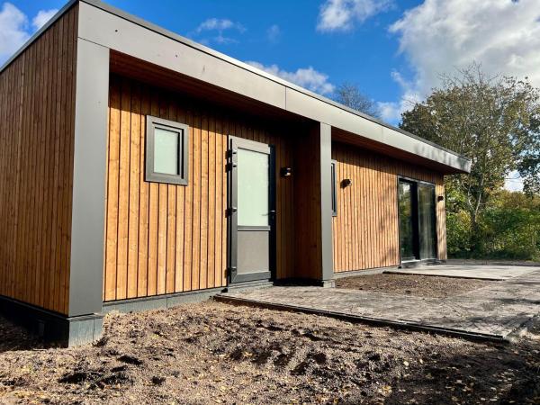 Modern Family Retreat Near The Beach - Sint Maartenszee