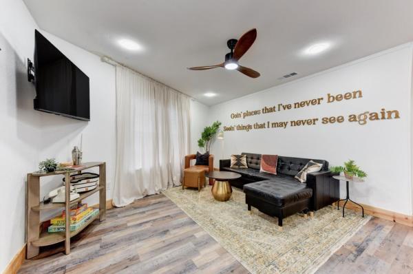 Independence Bungalow - Wimberley, TX
