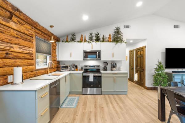 43 - Modern Luxury Log Cabin Retreat W. Fire Pit - Connecticut