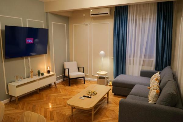 Spacious 3br, 3bt Design Renovated - Bucharest
