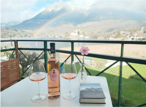 L'ecrin De La Baie, Duplex Les Pieds Dans L'eau Avec Parking & Plage Privée - Thônes